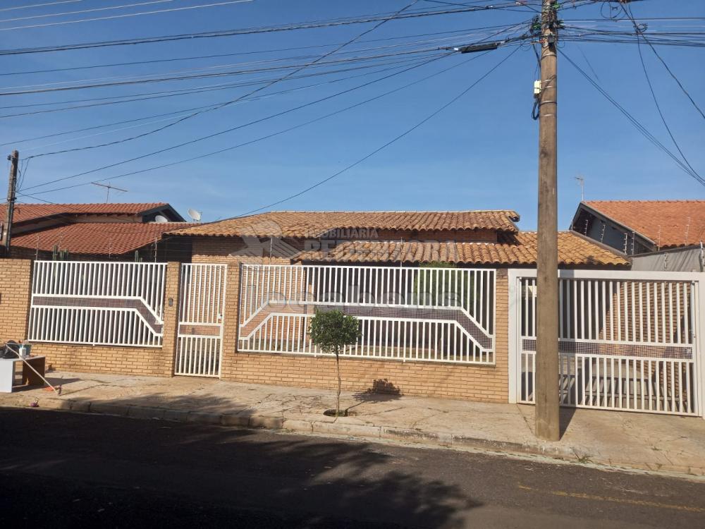 Excelente casa de 3 dormitórios no Tarraf 2